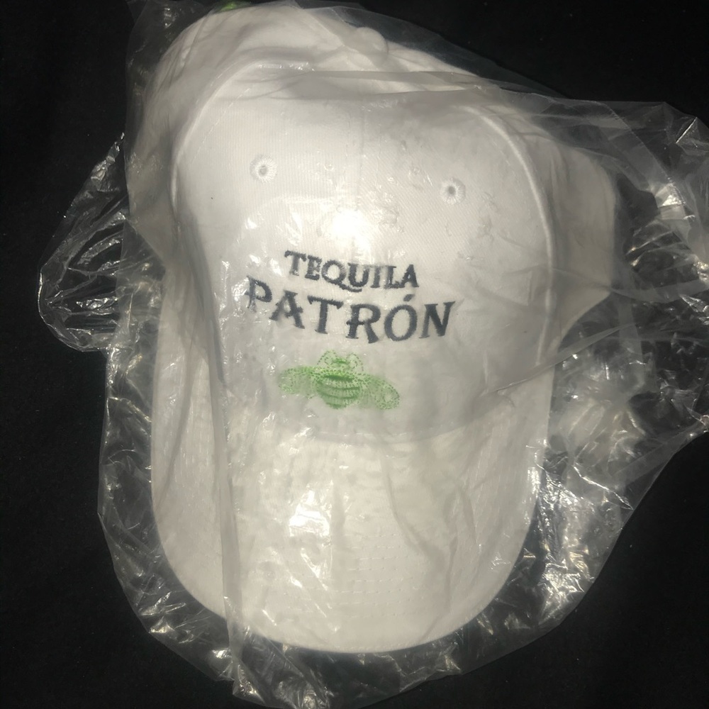 Brand New Exclusive Patron Outfit - Gem